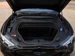 Черный Форд Mustang Mach-E 2022 в Таллин, объемом двигателя 0.00 л и пробегом 77 тыс. км за 29999 €, фото 6 на AUTOMOTO.COM.LV