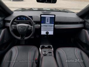 Черный Форд Mustang Mach-E 2022 в Таллин, объемом двигателя 0.00 л и пробегом 77 тыс. км за 29999 €, фото 8 на AUTOMOTO.COM.LV