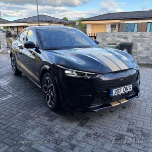Черный Форд Mustang Mach-E 2023 в Тарту, объемом двигателя 0.00 л и пробегом 28 тыс. км за 29800 €, фото 4 на AUTOMOTO.COM.LV