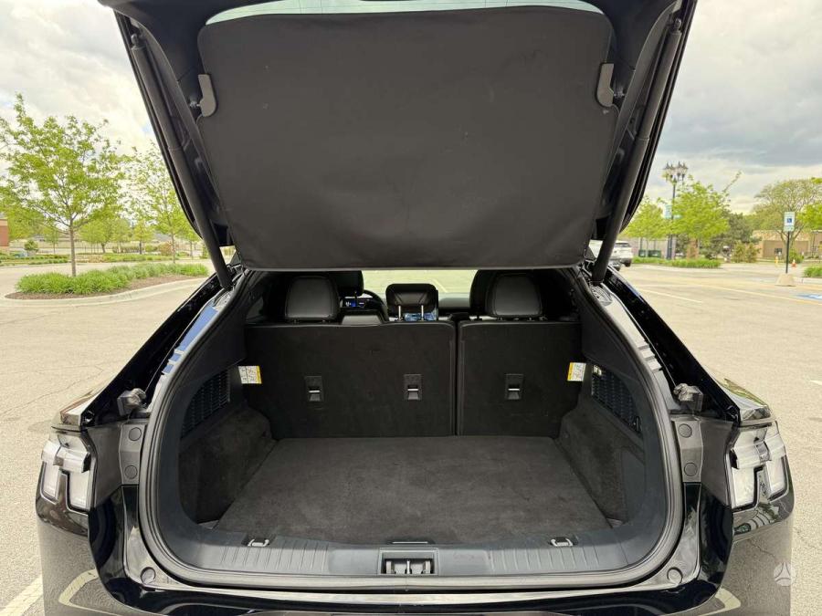 Black Ford Mustang Mach-E 2023 in Kaunas, with an engine capacity of 0.00 L and mileage of 47 thousand km for 22500 €, photo 5 on AUTOMOTO.COM.LV