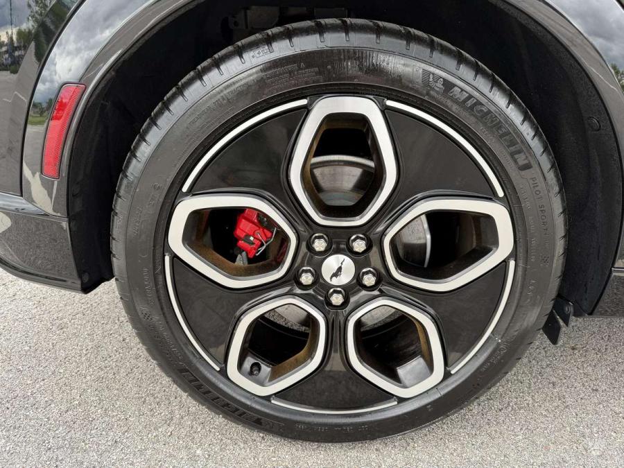 Black Ford Mustang Mach-E 2023 in Kaunas, with an engine capacity of 0.00 L and mileage of 47 thousand km for 22500 €, photo 15 on AUTOMOTO.COM.LV