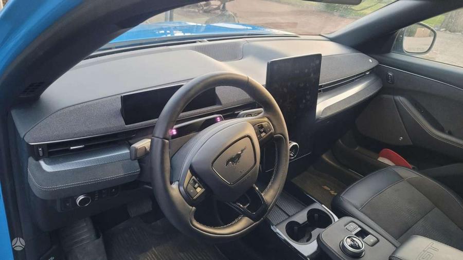 Blue Ford Mustang Mach-E 2021 in Vilnius, with an engine capacity of 0.00 L and mileage of 31 thousand km for 26500 €, photo 14 on AUTOMOTO.COM.LV