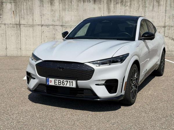 Pelēks Ford Mustang Mach-E 2021 Viļņa, ar dzinēja tilpumu 0.00 L un nobraukumu 94 tūkst. km par 28000 €, foto 1 vietnē AUTOMOTO.COM.LV
