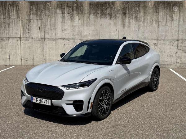 Pelēks Ford Mustang Mach-E 2021 Viļņa, ar dzinēja tilpumu 0.00 L un nobraukumu 94 tūkst. km par 28000 €, foto 5 vietnē AUTOMOTO.COM.LV