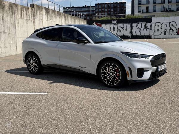 Pelēks Ford Mustang Mach-E 2021 Viļņa, ar dzinēja tilpumu 0.00 L un nobraukumu 94 tūkst. km par 28000 €, foto 6 vietnē AUTOMOTO.COM.LV