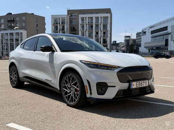 Pelēks Ford Mustang Mach-E 2021 Viļņa, ar dzinēja tilpumu 0.00 L un nobraukumu 94 tūkst. km par 28000 €, foto 7 vietnē AUTOMOTO.COM.LV