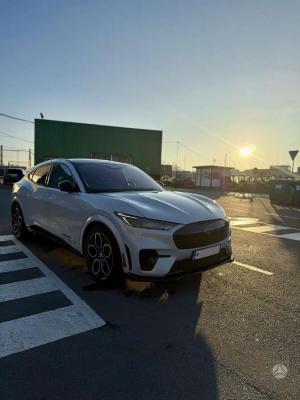 Grey Ford Mustang Mach-E 2022 in Klaipeda, with an engine capacity of 0.00 L and mileage of 73 thousand km for 30000 €, photo 2 on AUTOMOTO.COM.LV