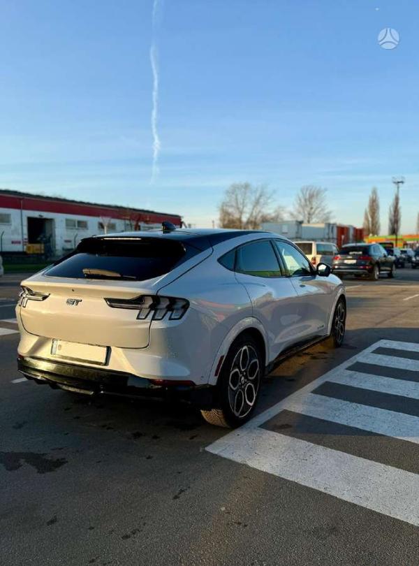 Pelēks Ford Mustang Mach-E 2022 Klaipėda, ar dzinēja tilpumu 0.00 L un nobraukumu 73 tūkst. km par 30000 €, foto 4 vietnē AUTOMOTO.COM.LV