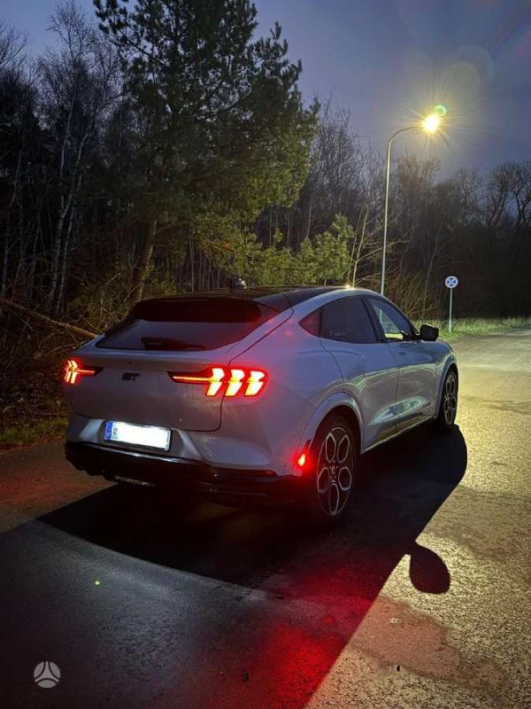 Pelēks Ford Mustang Mach-E 2022 Klaipėda, ar dzinēja tilpumu 0.00 L un nobraukumu 73 tūkst. km par 30000 €, foto 6 vietnē AUTOMOTO.COM.LV
