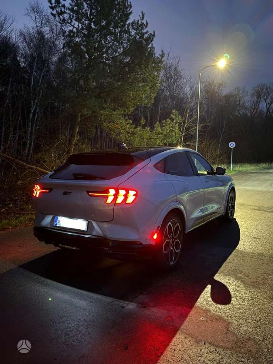 Grey Ford Mustang Mach-E 2022 in Klaipeda, with an engine capacity of 0.00 L and mileage of 73 thousand km for 30000 €, photo 6 on AUTOMOTO.COM.LV