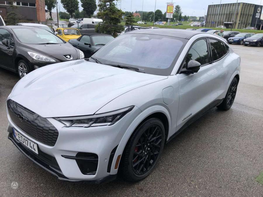 Pelēks Ford Mustang Mach-E 2023 Klaipėda, ar dzinēja tilpumu 0.00 L un nobraukumu 22 tūkst. km par 36000 €, foto 4 vietnē AUTOMOTO.COM.LV