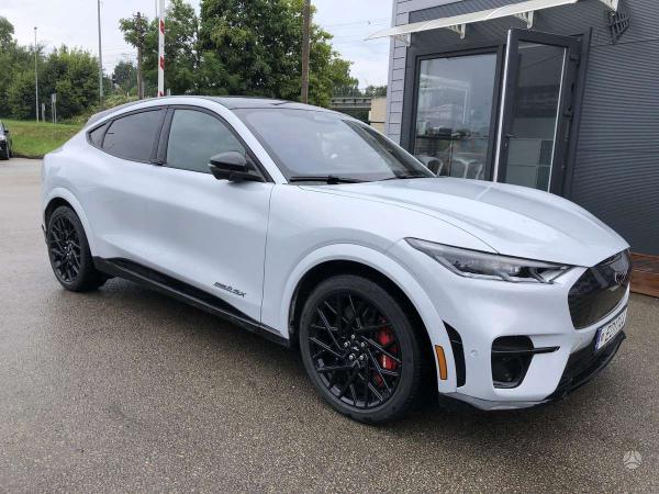 Grey Ford Mustang Mach-E 2023 in Klaipeda, with an engine capacity of 0.00 L and mileage of 22 thousand km for 36000 €, photo 4 on AUTOMOTO.COM.LV