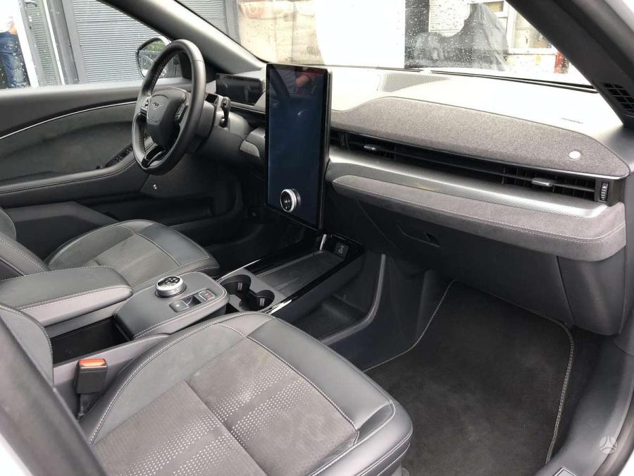 Pelēks Ford Mustang Mach-E 2023 Klaipėda, ar dzinēja tilpumu 0.00 L un nobraukumu 22 tūkst. km par 36000 €, foto 19 vietnē AUTOMOTO.COM.LV