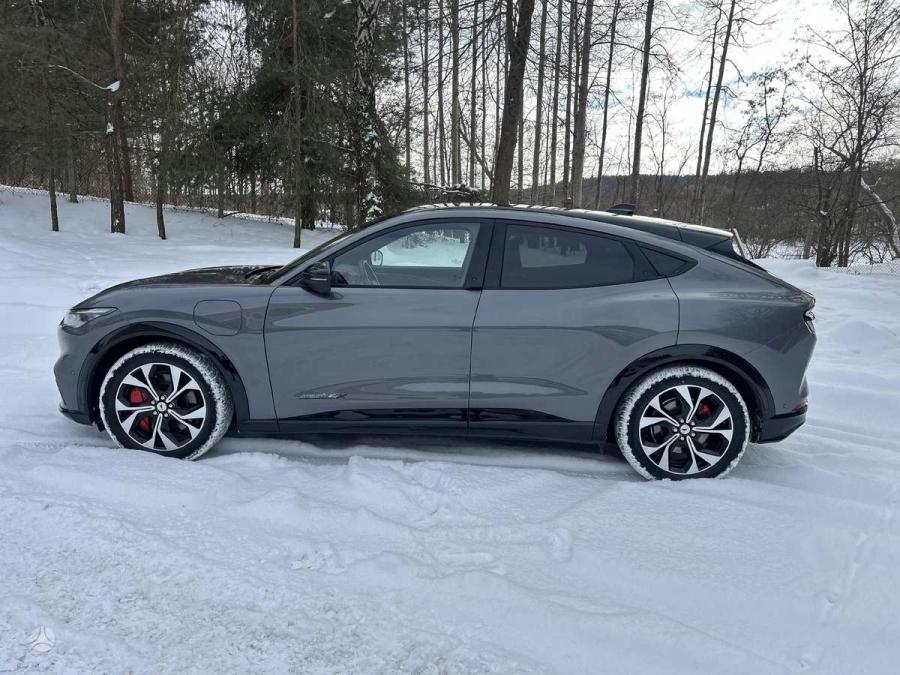 Grey Ford Mustang Mach-E 2021 in Prienai, with an engine capacity of 0.00 L and mileage of 53 thousand km for 18700 €, photo 2 on AUTOMOTO.COM.LV