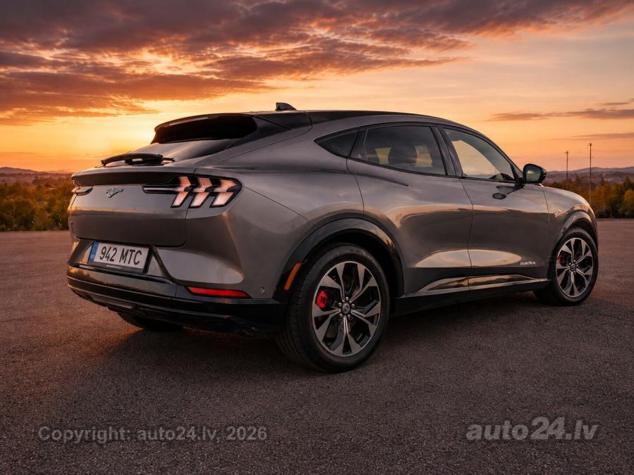 Pelēks Ford Mustang Mach-E 2021 Tallina, ar dzinēja tilpumu 0.00 L un nobraukumu 87 tūkst. km par 29500 €, foto 1 vietnē AUTOMOTO.COM.LV