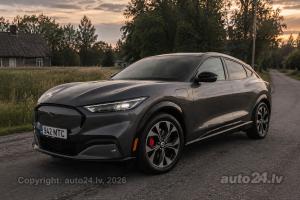 Pelēks Ford Mustang Mach-E 2021 Tallina, ar dzinēja tilpumu 0.00 L un nobraukumu 87 tūkst. km par 29500 €, foto 3 vietnē AUTOMOTO.COM.LV