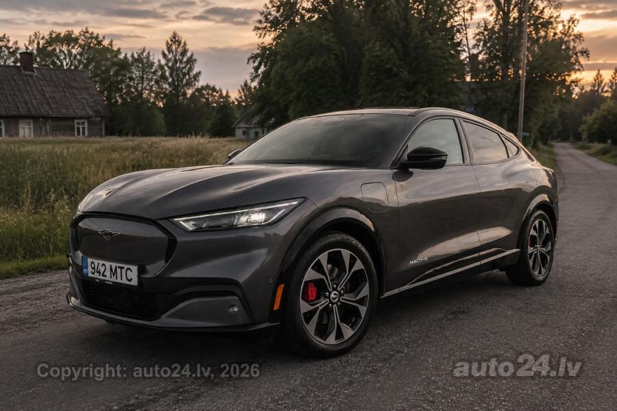 Pelēks Ford Mustang Mach-E 2021 Tallina, ar dzinēja tilpumu 0.00 L un nobraukumu 87 tūkst. km par 29500 €, foto 3 vietnē AUTOMOTO.COM.LV