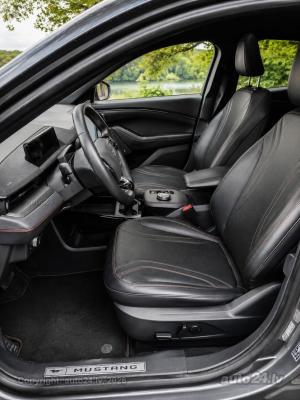 Pelēks Ford Mustang Mach-E 2021 Tallina, ar dzinēja tilpumu 0.00 L un nobraukumu 87 tūkst. km par 29500 €, foto 7 vietnē AUTOMOTO.COM.LV