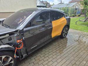 Pelēks Ford Mustang Mach-E 2021 Kretinga, ar dzinēja tilpumu 0.00 L un nobraukumu 125 tūkst. km par 13500 €, foto 5 vietnē AUTOMOTO.COM.LV