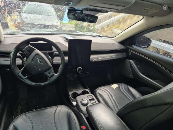 Pelēks Ford Mustang Mach-E 2021 Kretinga, ar dzinēja tilpumu 0.00 L un nobraukumu 125 tūkst. km par 13500 €, foto 7 vietnē AUTOMOTO.COM.LV