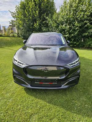 Pelēks Ford Mustang Mach-E 2022 Viļņa, ar dzinēja tilpumu 0.00 L un nobraukumu 61 tūkst. km par 24900 €, foto 6 vietnē AUTOMOTO.COM.LV