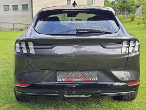 Pelēks Ford Mustang Mach-E 2022 Viļņa, ar dzinēja tilpumu 0.00 L un nobraukumu 61 tūkst. km par 24900 €, foto 8 vietnē AUTOMOTO.COM.LV