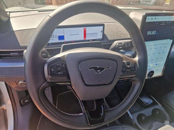 Grey Ford Mustang Mach-E 2023 in Klaipeda, with an engine capacity of 0.00 L and mileage of 21 thousand km for 37000 €, photo 10 on AUTOMOTO.COM.LV