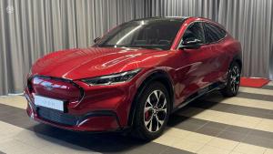 Красный Форд Mustang Mach-E 2021 в Рига, объемом двигателя 0.00 л и пробегом 53 тыс. км за 30990 €, фото  на AUTOMOTO.COM.LV