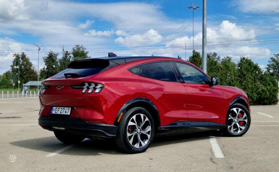 Sarkans Ford Mustang Mach-E 2021 Šauļi, ar dzinēja tilpumu 0.00 L un nobraukumu 126 tūkst. km par 22000 €, foto 1 vietnē AUTOMOTO.COM.LV