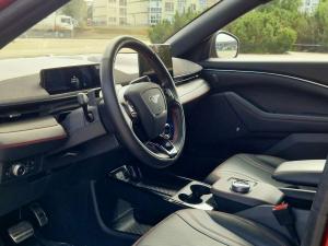 Sarkans Ford Mustang Mach-E 2021 Šauļi, ar dzinēja tilpumu 0.00 L un nobraukumu 126 tūkst. km par 22000 €, foto 10 vietnē AUTOMOTO.COM.LV
