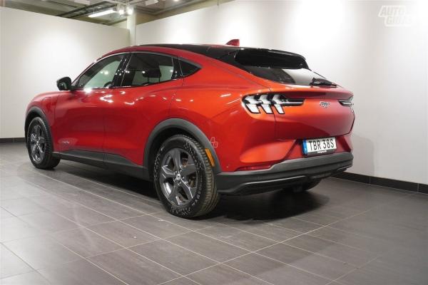 Sarkans Ford Mustang Mach-E 2022 Kauņa, ar dzinēja tilpumu 0.00 L un nobraukumu 57 tūkst. km par 34874 €, foto 5 vietnē AUTOMOTO.COM.LV