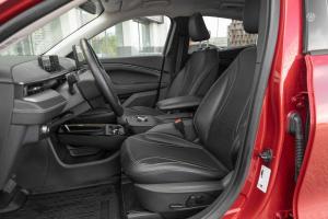 Sarkans Ford Mustang Mach-E 2022 Viļņa, ar dzinēja tilpumu 0.00 L un nobraukumu 79 tūkst. km par 26950 €, foto 9 vietnē AUTOMOTO.COM.LV