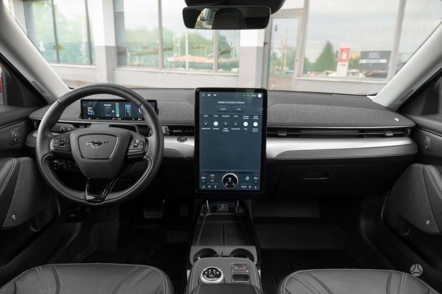 Sarkans Ford Mustang Mach-E 2022 Viļņa, ar dzinēja tilpumu 0.00 L un nobraukumu 79 tūkst. km par 26950 €, foto 14 vietnē AUTOMOTO.COM.LV