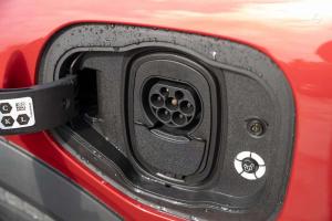 Sarkans Ford Mustang Mach-E 2022 Viļņa, ar dzinēja tilpumu 0.00 L un nobraukumu 79 tūkst. km par 26950 €, foto 27 vietnē AUTOMOTO.COM.LV