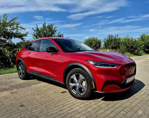 Красный Форд Mustang Mach-E 2024 в Вильнюс, объемом двигателя 0.00 л и пробегом 20 тыс. км за 24999 €, фото 3 на AUTOMOTO.COM.LV