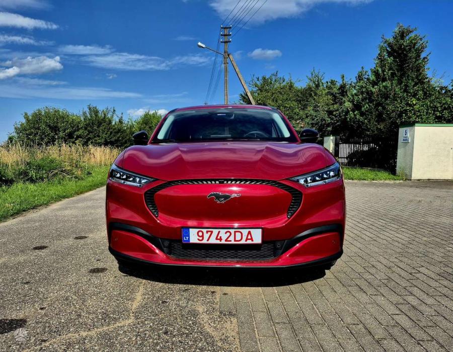 Красный Форд Mustang Mach-E 2024 в Вильнюс, объемом двигателя 0.00 л и пробегом 20 тыс. км за 24999 €, фото 5 на AUTOMOTO.COM.LV