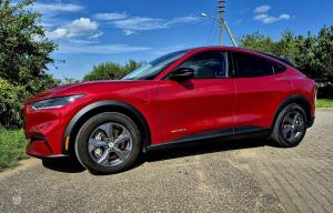 Красный Форд Mustang Mach-E 2024 в Вильнюс, объемом двигателя 0.00 л и пробегом 20 тыс. км за 24999 €, фото 11 на AUTOMOTO.COM.LV