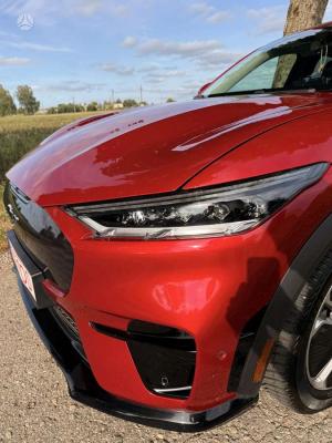 Красный Форд Mustang Mach-E 2022 в Ионава, объемом двигателя 0.00 л и пробегом 81 тыс. км за 24500 €, фото 4 на AUTOMOTO.COM.LV