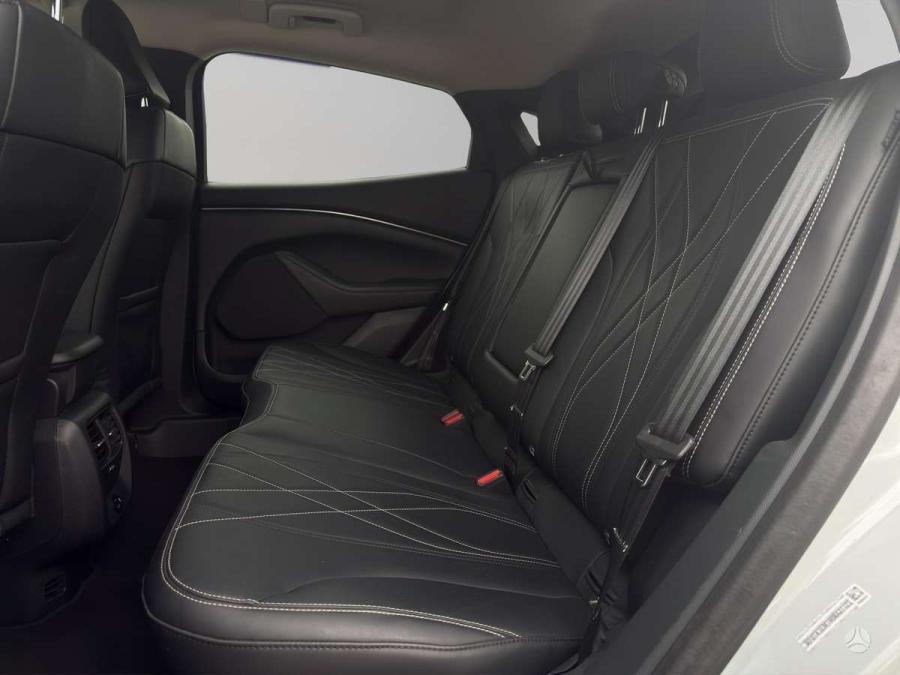 Белый Форд Mustang Mach-E 2021 в Каунас, объемом двигателя 0.00 л и пробегом 94 тыс. км за 27999 €, фото 12 на AUTOMOTO.COM.LV