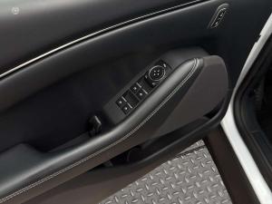 Белый Форд Mustang Mach-E 2021 в Каунас, объемом двигателя 0.00 л и пробегом 94 тыс. км за 27999 €, фото 14 на AUTOMOTO.COM.LV