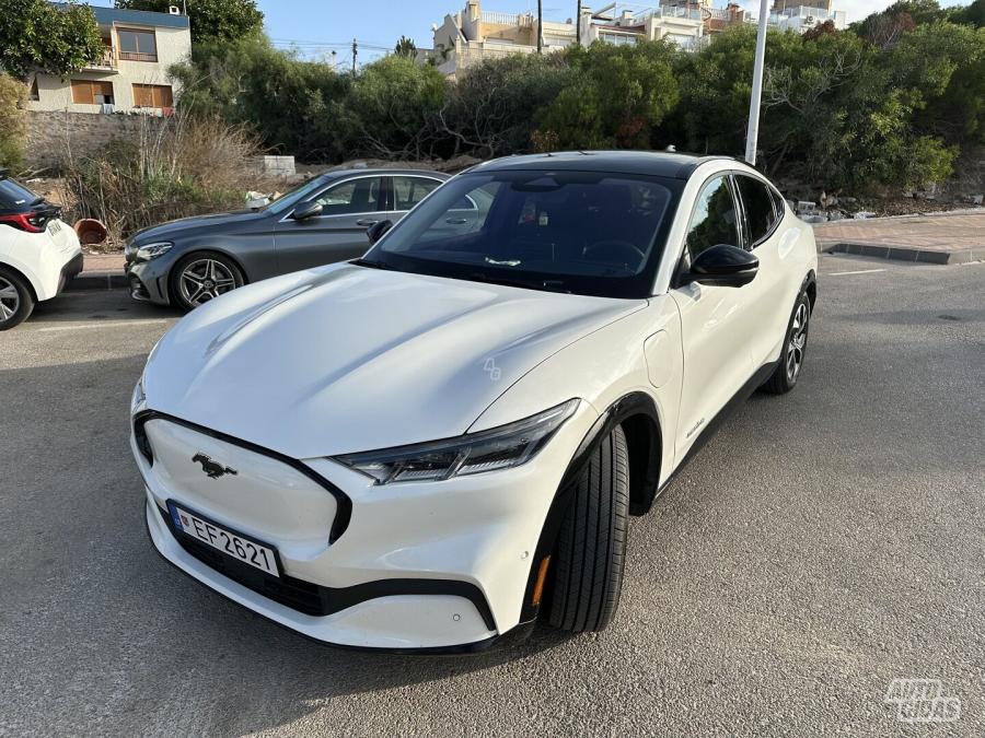 Белый Форд Mustang Mach-E 2021 в Мариямполе, объемом двигателя 0.00 л и пробегом 95 тыс. км за 29500 €, фото 4 на AUTOMOTO.COM.LV