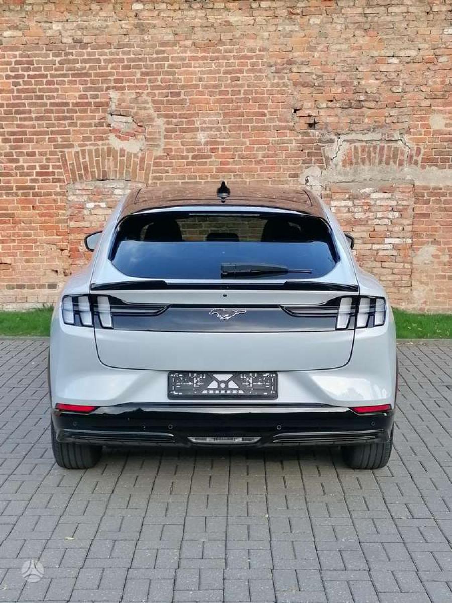 White Ford Mustang Mach-E 2022 in Kedainiai, with an engine capacity of 0.00 L and mileage of 18 thousand km for 31499 €, photo 15 on AUTOMOTO.COM.LV