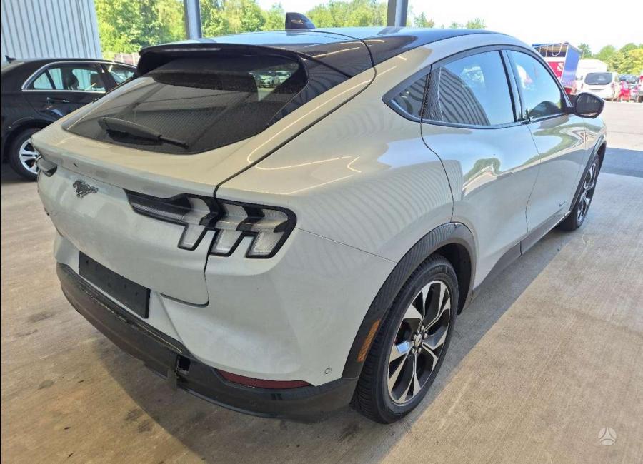 Белый Форд Mustang Mach-E 2022 в Клайпеда, объемом двигателя 0.00 л и пробегом 51 тыс. км за 10200 €, фото 4 на AUTOMOTO.COM.LV