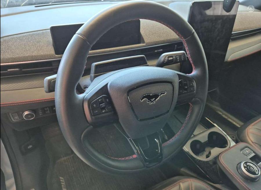 Белый Форд Mustang Mach-E 2022 в Клайпеда, объемом двигателя 0.00 л и пробегом 51 тыс. км за 10200 €, фото 11 на AUTOMOTO.COM.LV