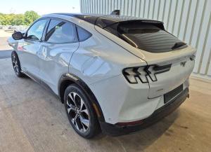 Balts Ford Mustang Mach-E 2022 Klaipėda, ar dzinēja tilpumu 0.00 L un nobraukumu 51 tūkst. km par 10200 €, foto  vietnē AUTOMOTO.COM.LV