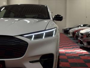 Белый Форд Mustang Mach-E 2022 в Вильнюс, объемом двигателя 0.00 л и пробегом 32 тыс. км за 33790 €, фото 8 на AUTOMOTO.COM.LV