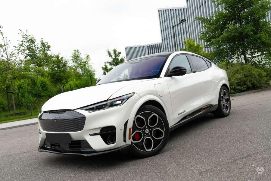 Белый Форд Mustang Mach-E 2023 в Вильнюс, объемом двигателя 0.00 л и пробегом 16 тыс. км за 34500 €, фото 1 на AUTOMOTO.COM.LV