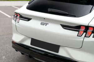 Белый Форд Mustang Mach-E 2023 в Вильнюс, объемом двигателя 0.00 л и пробегом 16 тыс. км за 34500 €, фото 4 на AUTOMOTO.COM.LV