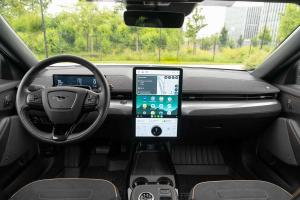 Белый Форд Mustang Mach-E 2023 в Вильнюс, объемом двигателя 0.00 л и пробегом 16 тыс. км за 34500 €, фото 15 на AUTOMOTO.COM.LV