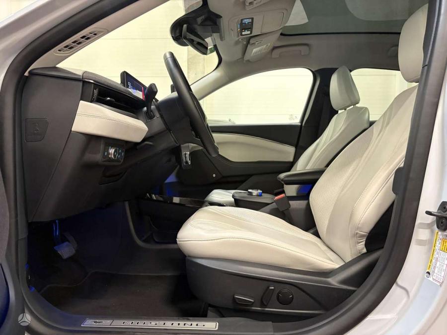White Ford Mustang Mach-E 2023 in Vilnius, with an engine capacity of 0.00 L and mileage of 19 thousand km for 32990 €, photo 16 on AUTOMOTO.COM.LV